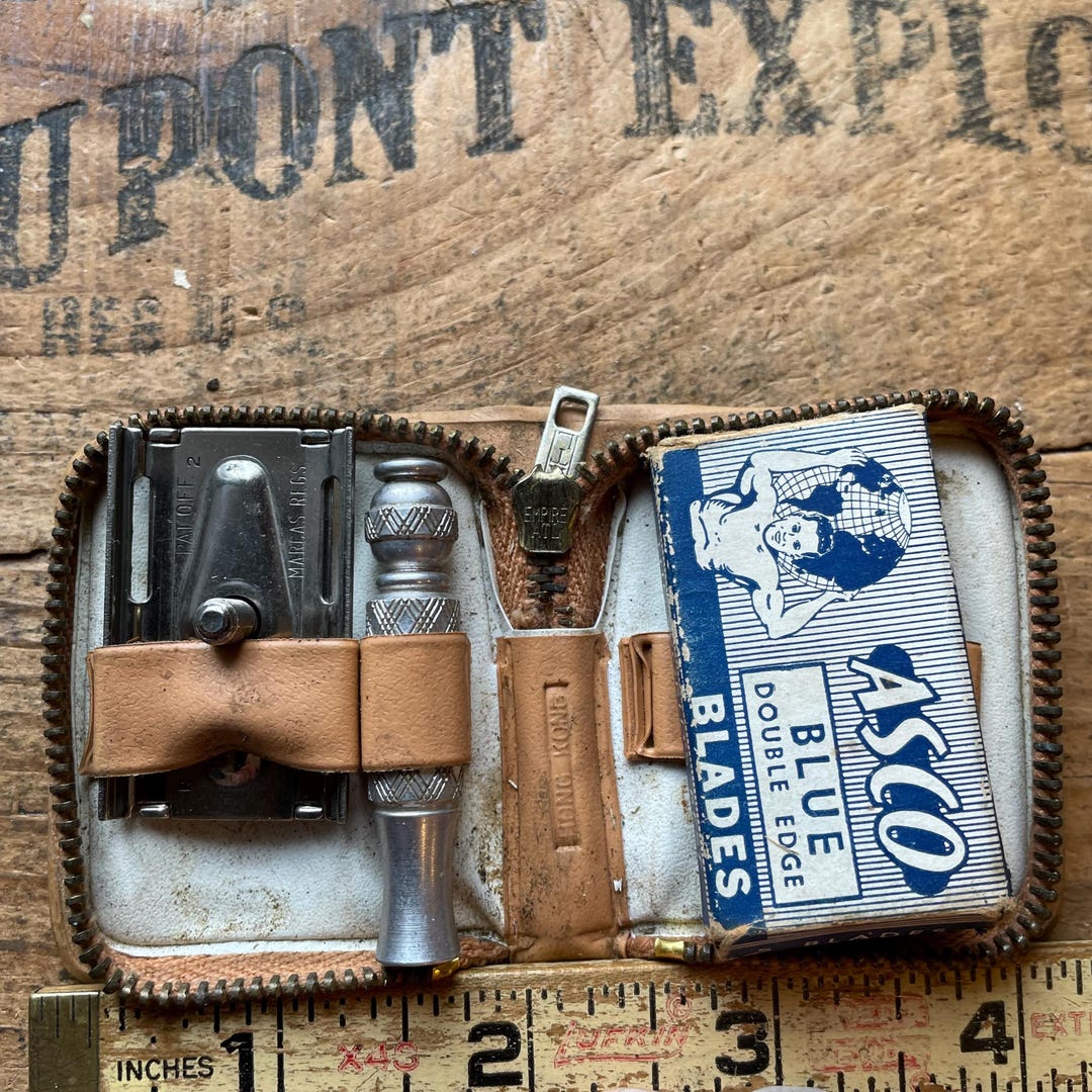 Compact Gillette Travel Takedown Safety Razor, R2 1971 3 Piece Razor ...