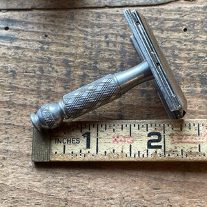 Compact Gillette Travel Takedown Safety Razor, R2 1971 3 Piece Razor ...