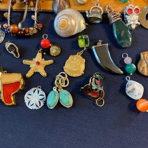 Vintage Loose Charms, Findings and Pendant Lot - Etsy