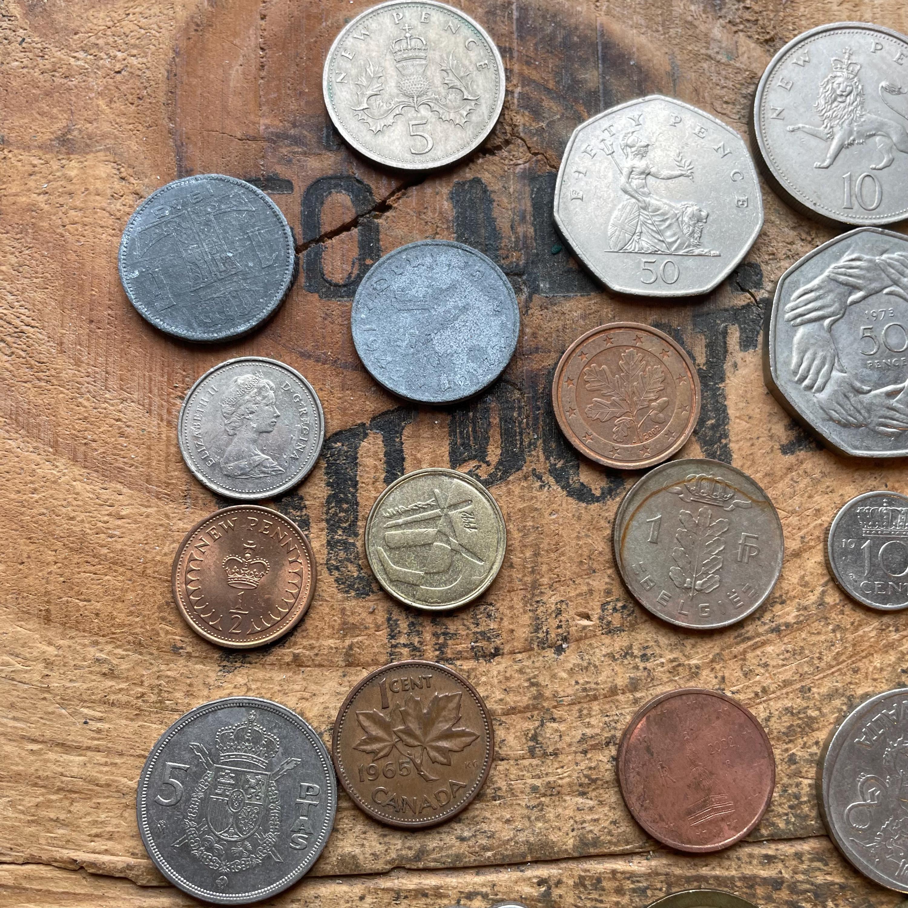 25 Collectable Coins, Canada, Denmark, Europe, England, Spain, Mexico ...