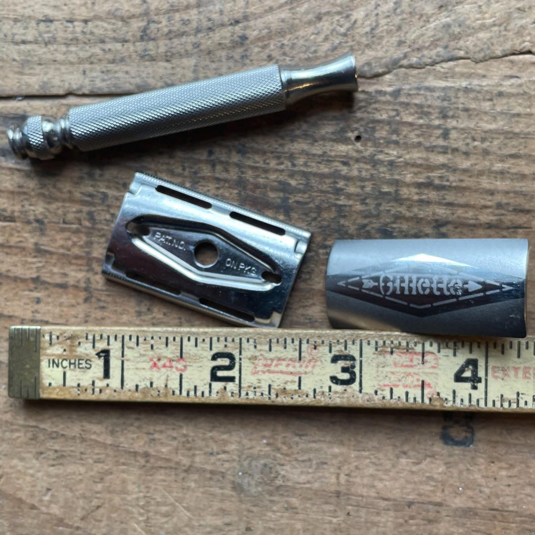 Vintage 3 Piece Double Edged Gillette Safety Razor, USA E2 1959 Closed ...