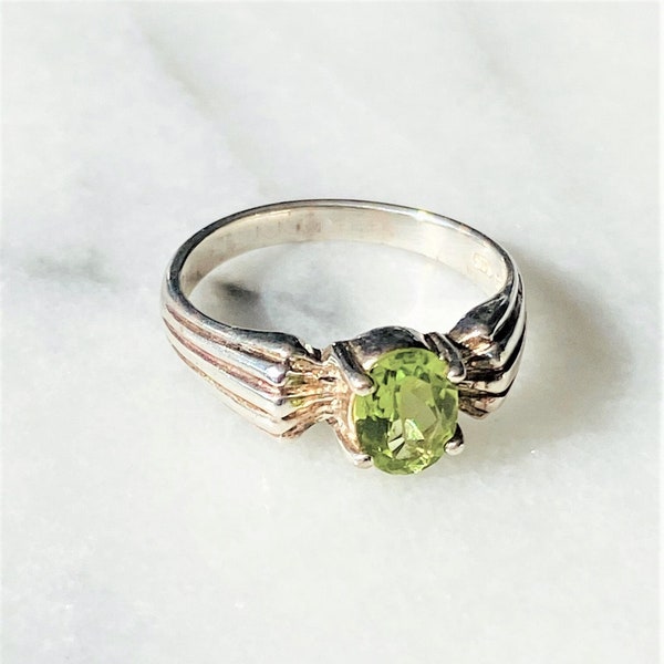 Silver Peridot Ring - Etsy