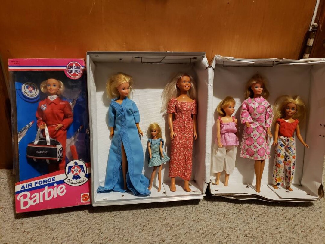 Barbie Matell Case, Dressing Case, Barbie Lot, 7 Barbies With Clothes ...
