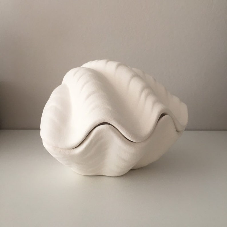 Ceramic Clam Shell Trinket Box, Coastal Beach Decor, Seashell Jewelry ...