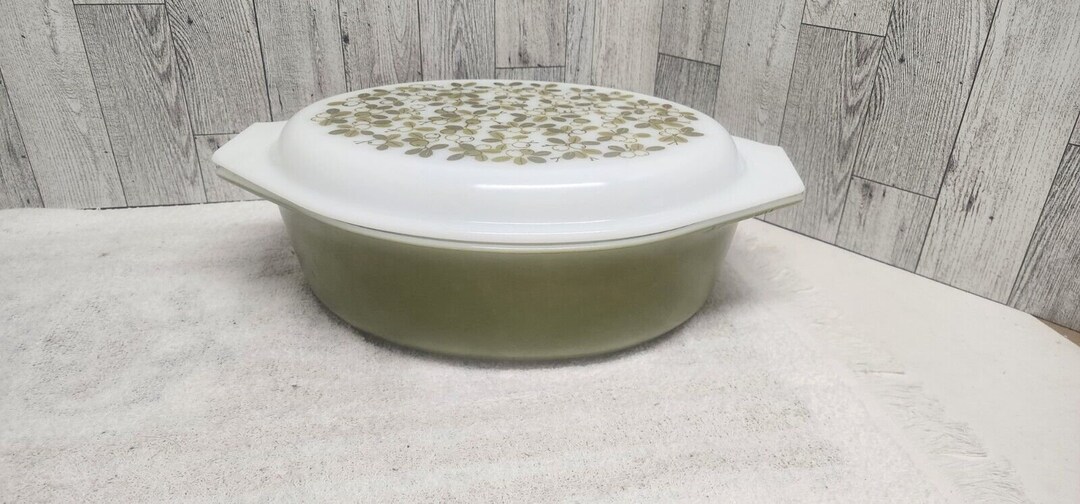Vintage Pyrex Verde Olive Large Casserole Dish 2- 1/2 Quart With Lid ...