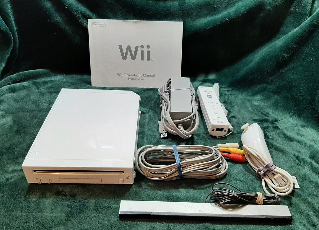 Modded Wii Console With 2,200 Games & New Laser Lens READ DESCRIPTION ...