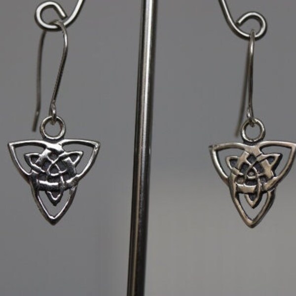 Trinity Knot Earring - Etsy