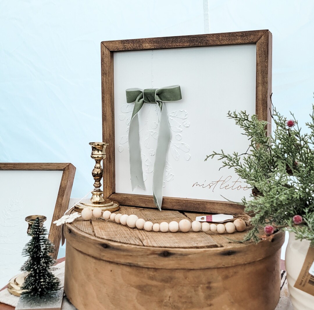 Mistletoe Wood Sign, Textured Wall Art, Textured Christmas Art, Modern ...