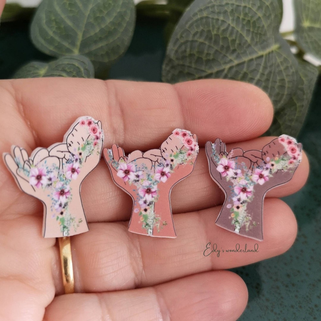 Newborn Baby Pin: Baby in Hands Floral Brooch, Midwife Doula Gift - Etsy