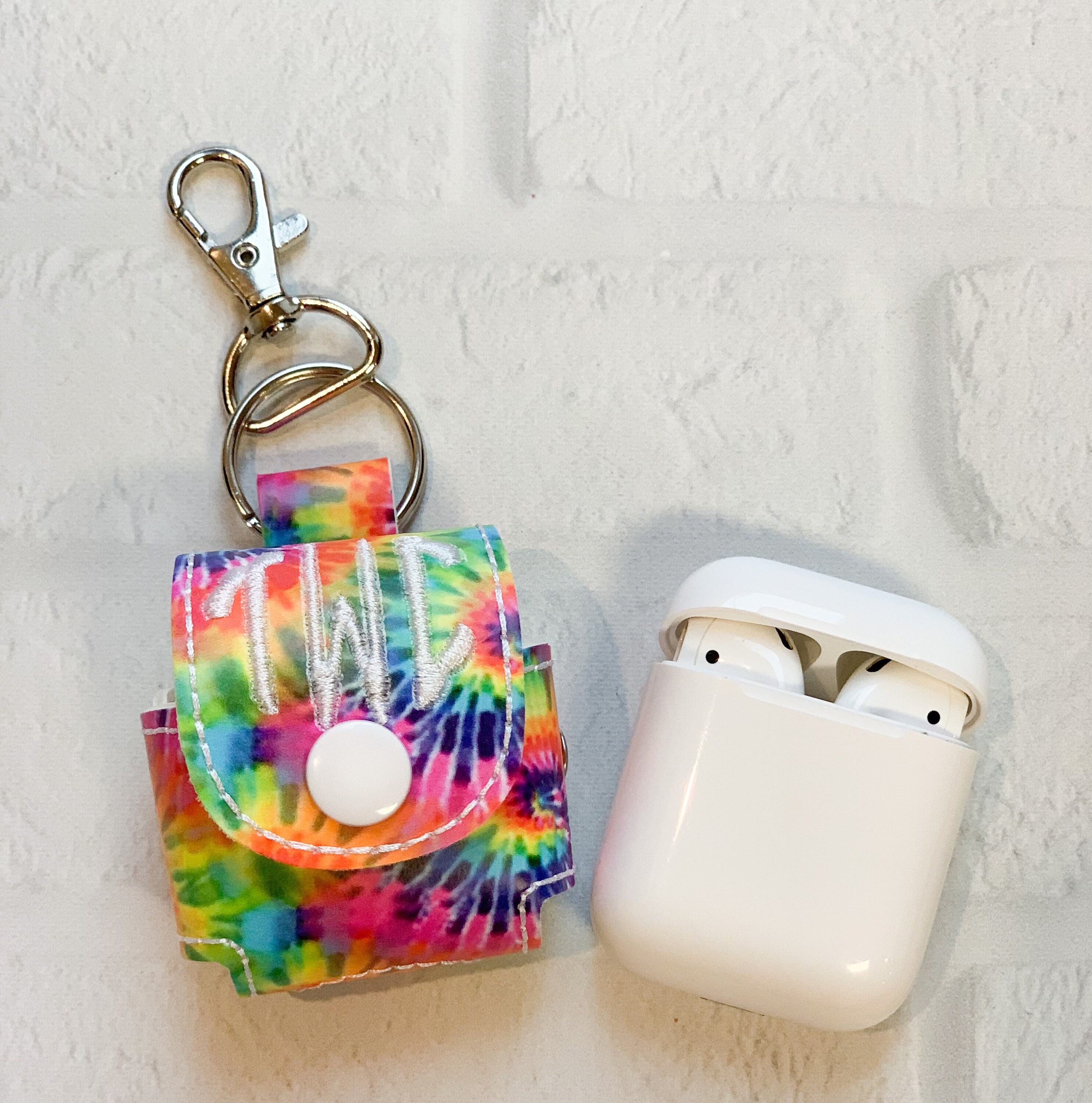 Tie Dye Monogram Airpod Keychain Case Caja de Airpods Caja | Etsy