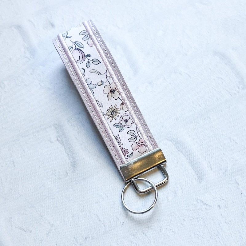 Aesthetic Keychains for Keys - Etsy