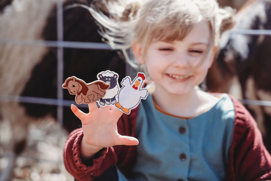 Old Mcdonald Farm Animal Barnyard Dance Finger Puppets Red Barn Travel ...