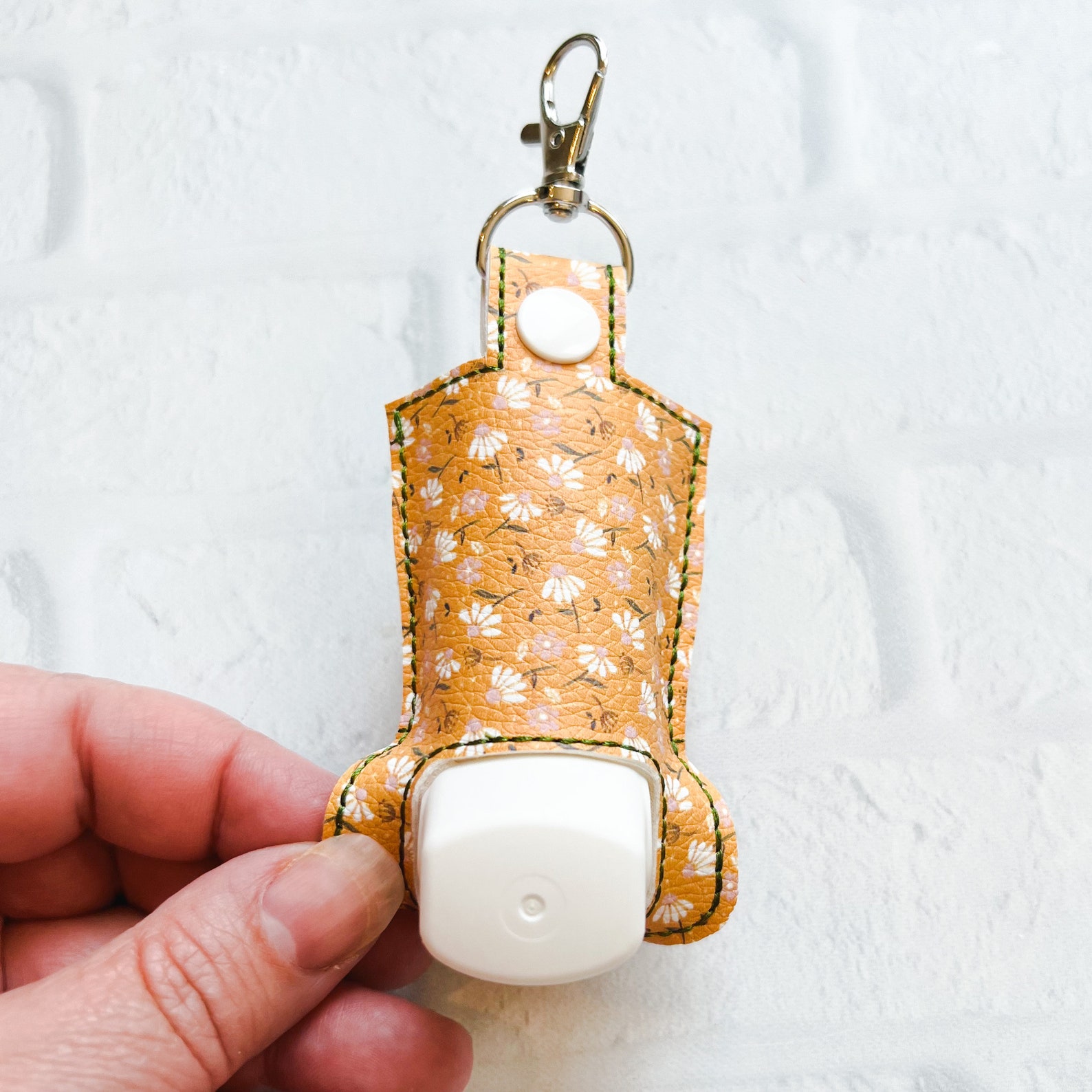 Cottagecore Daisies Inhaler Case Keychain, Inhaler Keychain, Inhaler ...