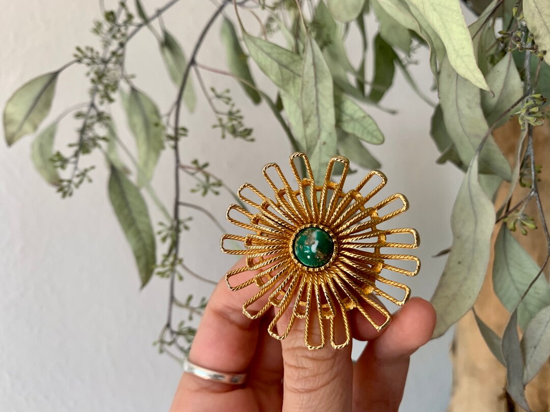 Vintage Sunburst Golden Tone Pin With Faux Green Stone Costume Jewelry ...