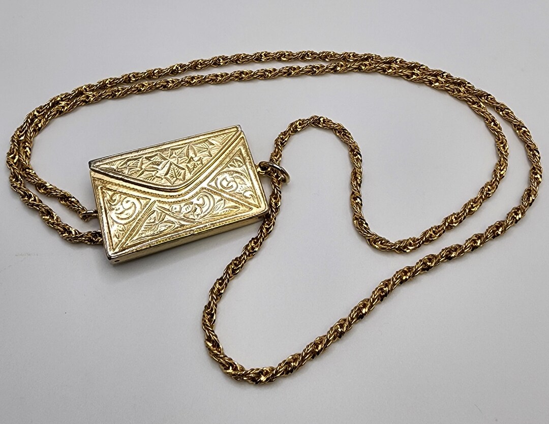 CAROLEE Sweet Chic Clutch Purse Locket Necklace Vintage Jewelry Lover ...