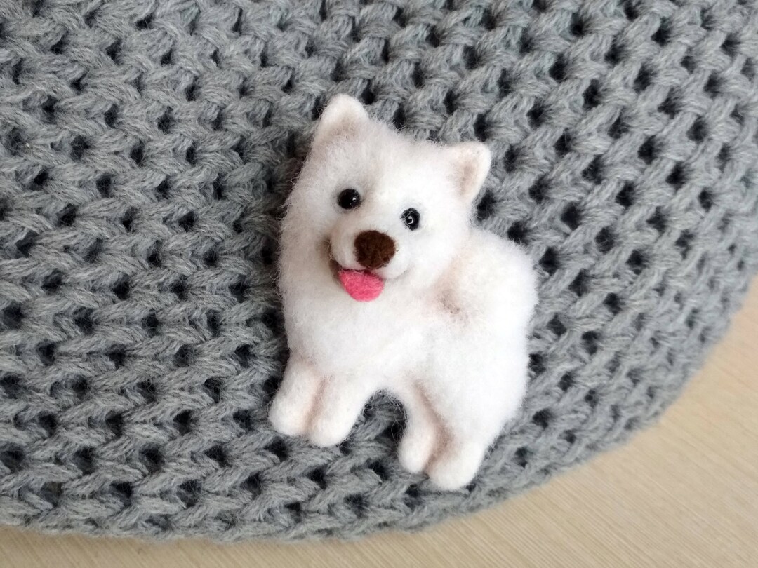 Needle Felted Samoyed Brooch: 3D Wool Dog Pin - Etsy