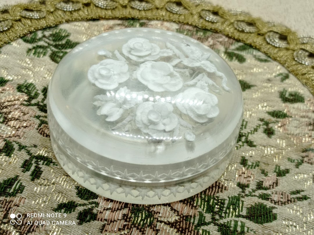 Object of Art From the 20th Century Powder Box in Lucite With Roses ...