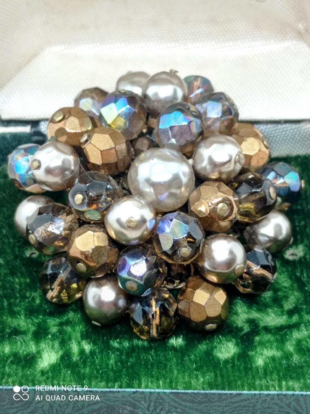 Broche vintage 60s,broche doré en forme rosage en perles rondes irisées ...