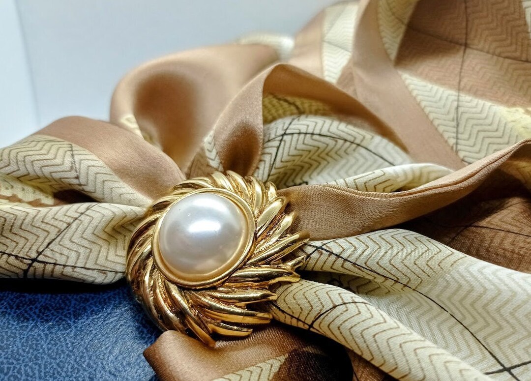 Pin Clip Vintage 80s Brooch French Sash, Golden Brooch Large Pearl ...