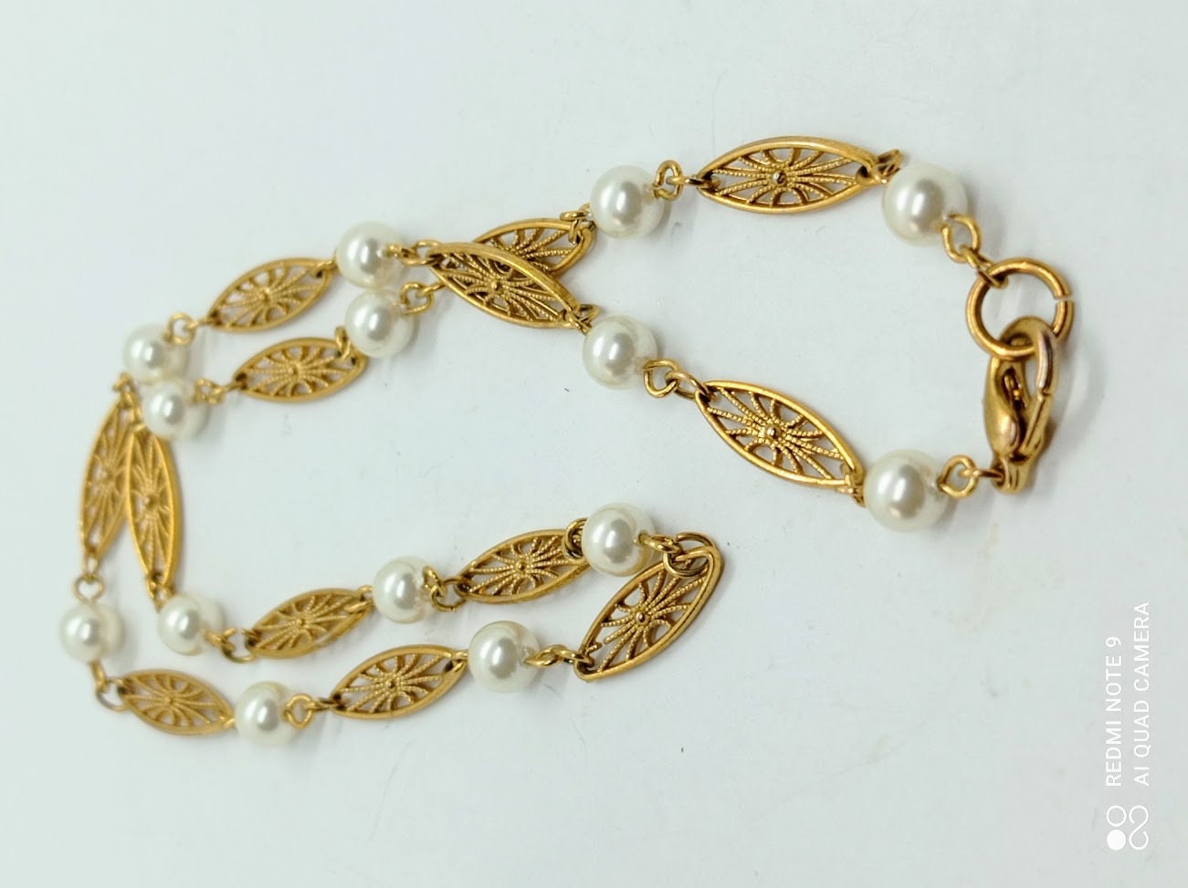 Pretty Vintage 80s Necklace Chain Necklace in White and Oval Pearls ...