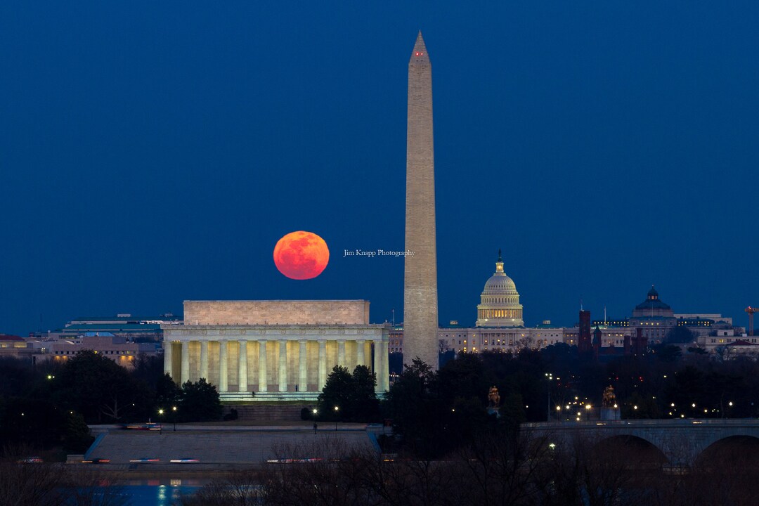 Moonrise Over Triumvirate (washington, DC Skyline) - Photo - Etsy