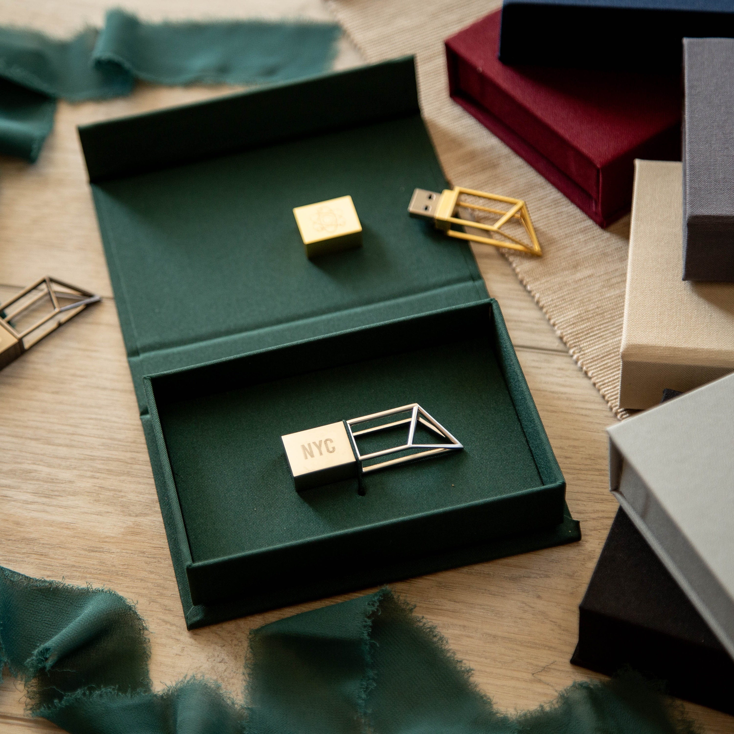Linen USB Box with Geometric Metal USB Flash Drive Custom - Etsy.de
