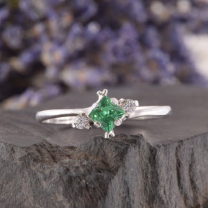 Unique Womens Emerald Promise Ring Dainty Silver Ring - Etsy