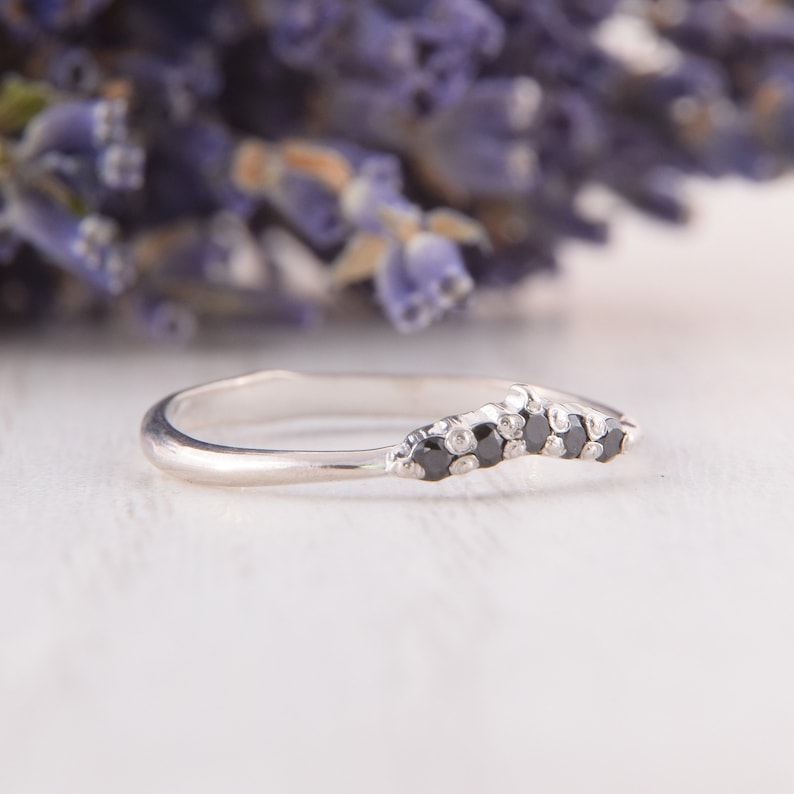 Black stone ring Black wedding band Curved wedding band | Etsy