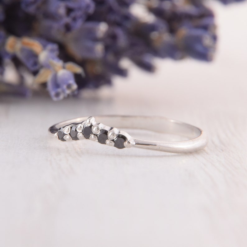 Black stone ring Black wedding band Curved wedding band | Etsy