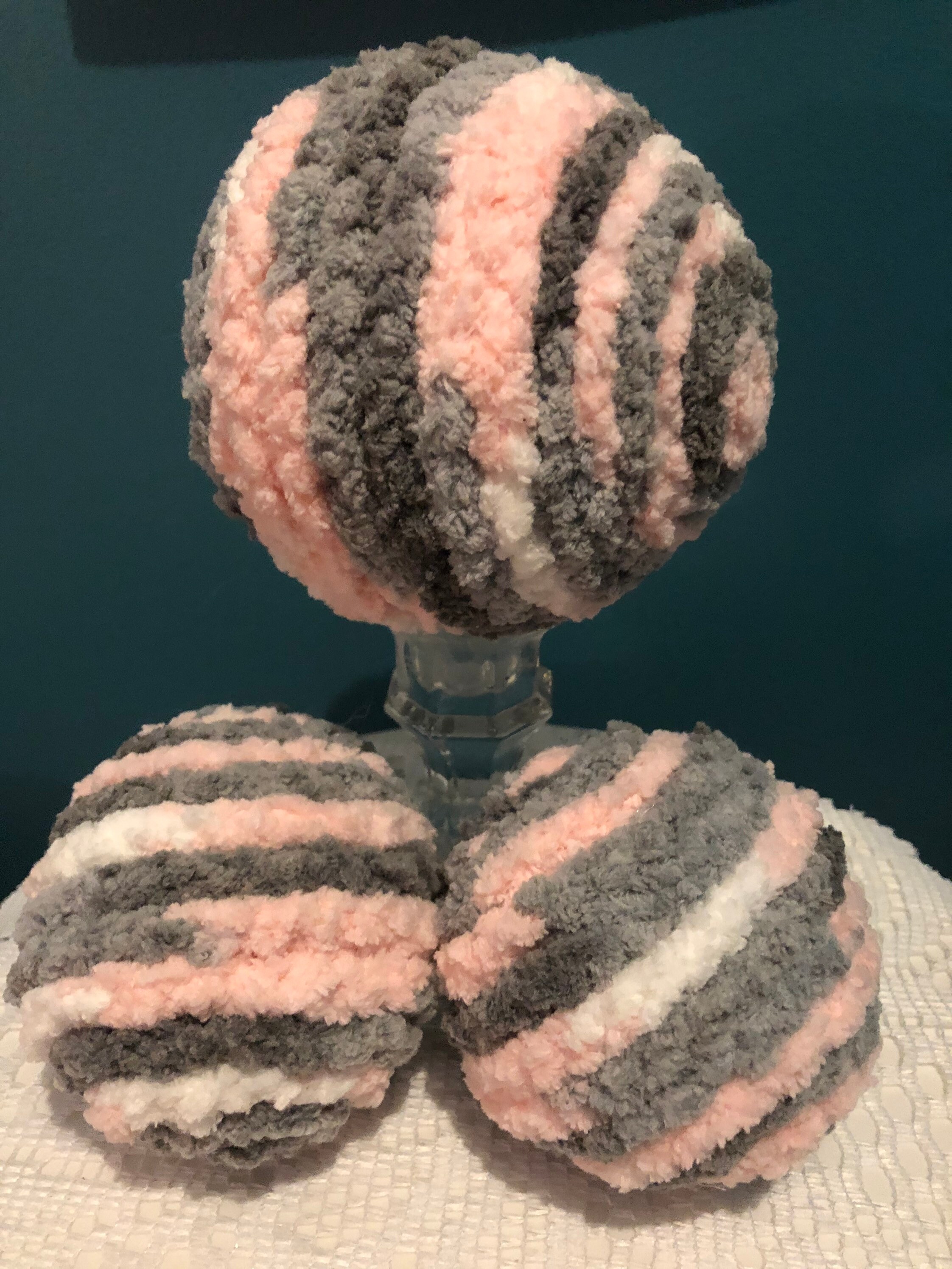 Crocheted Yarn Balls,crocheted Balls Decor,table Decor,pink and Gray ...