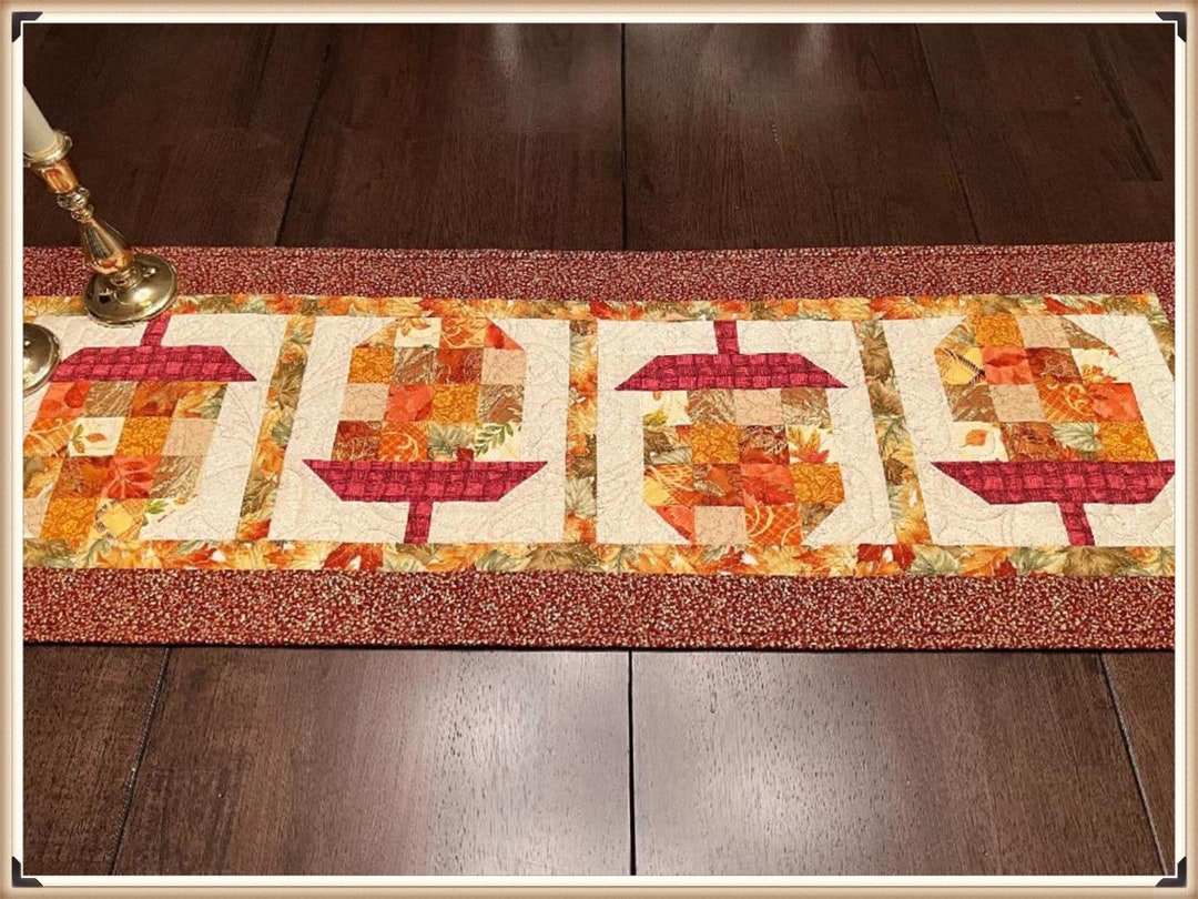 Quilted Acorn Table Runner - Etsy
