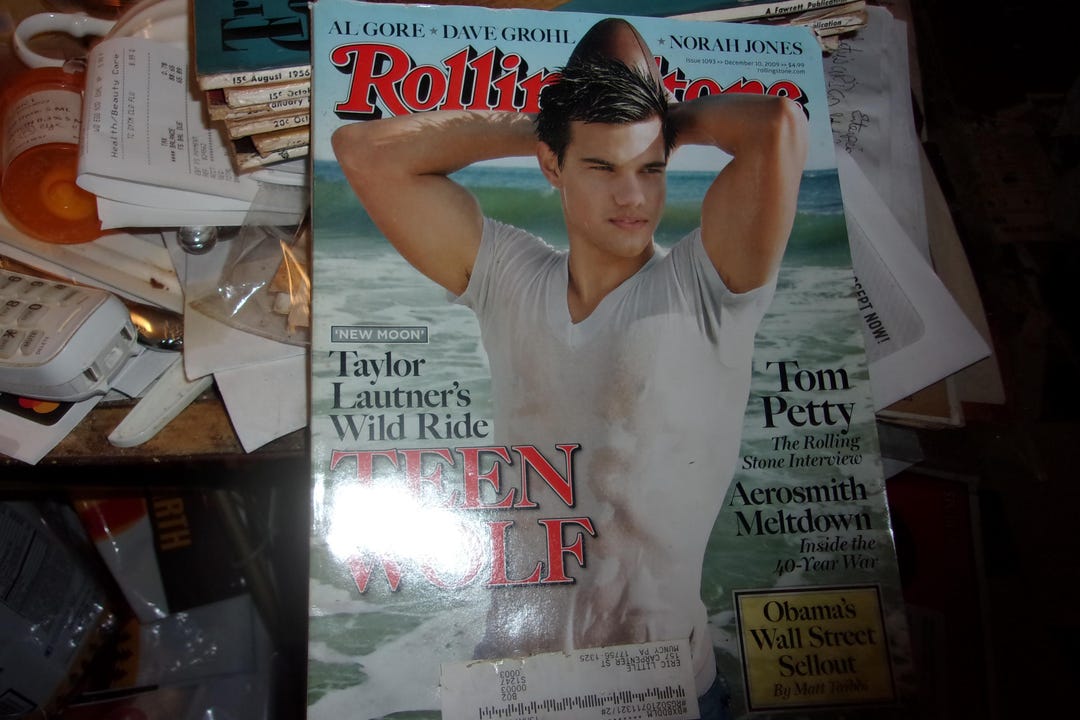 Rolling Stone Magazine From December 2009 With Taylor Lautner on the ...