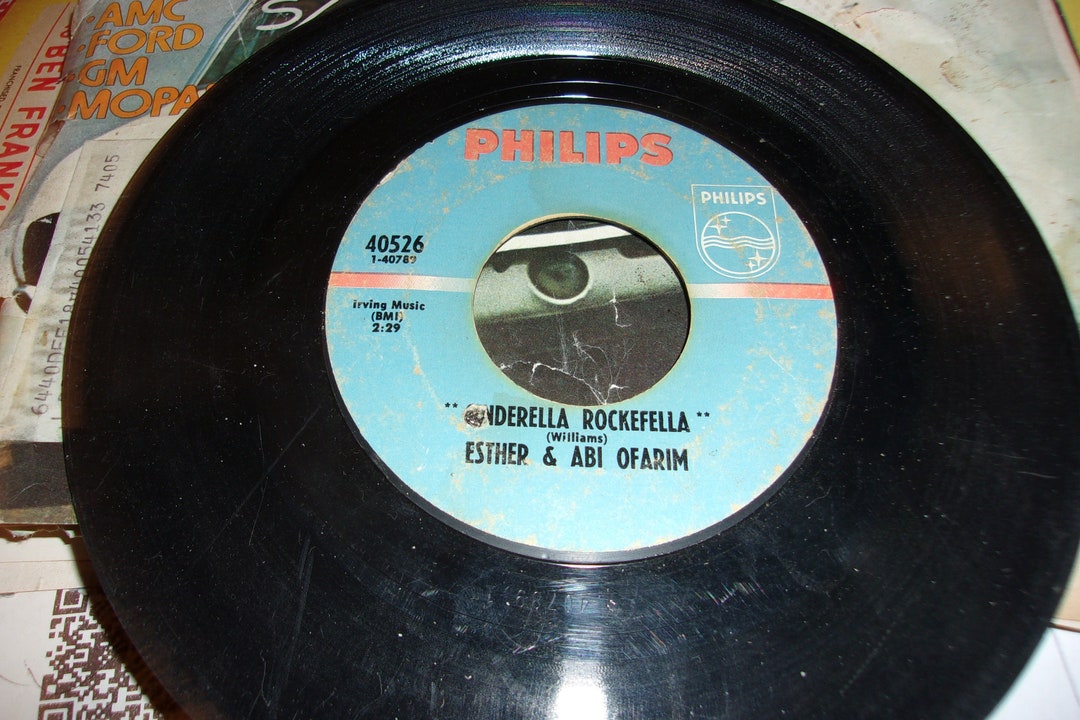 Esther & Abi Ofarim - "cinderella Rockefella" / "your Heart is Free ...