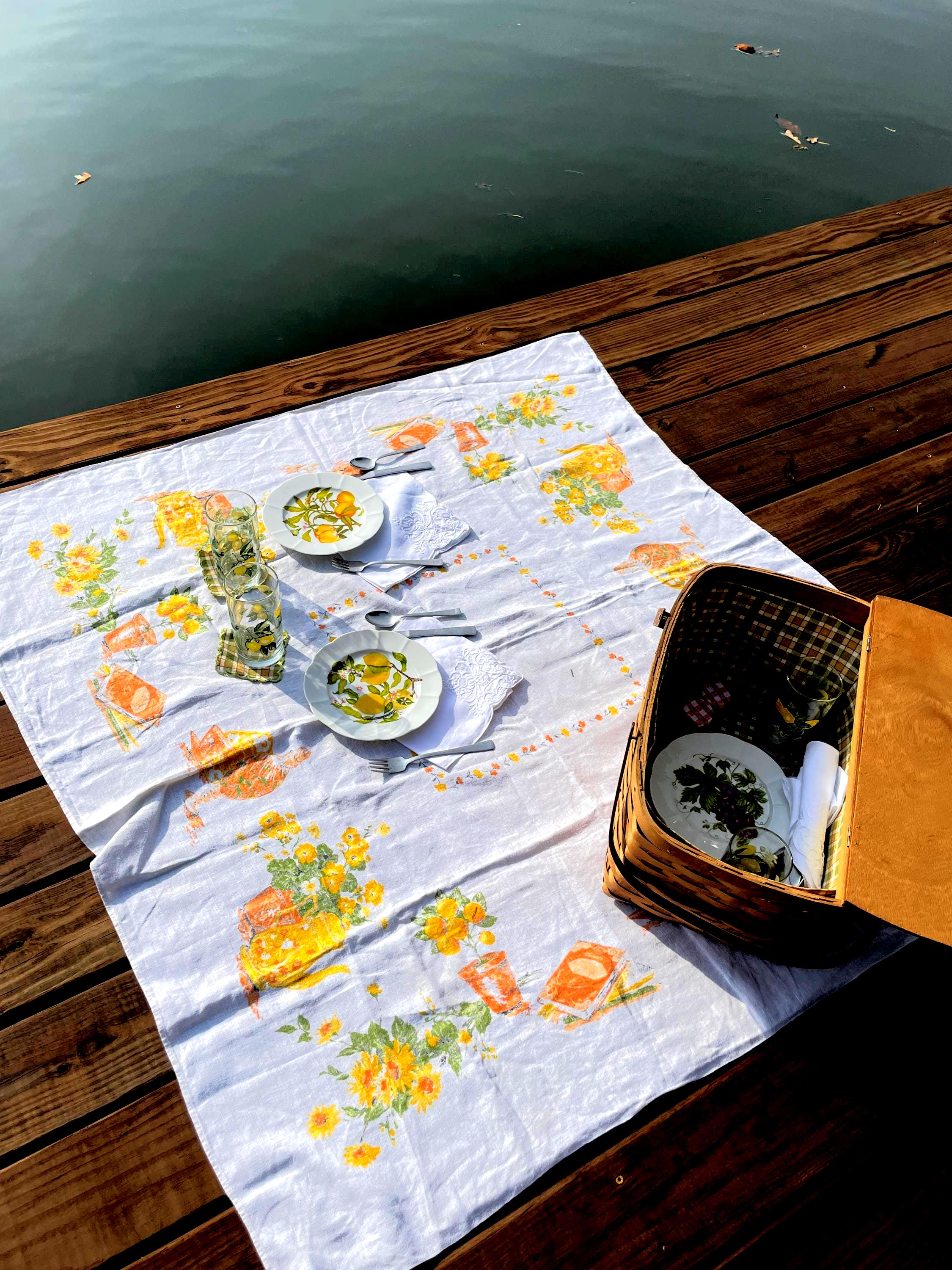 The Amalfi Picnic Basket for Four | Vintage Lemon Picnic Set With ...