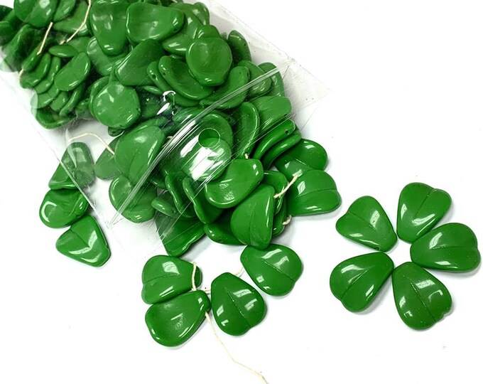 Vintage Green Glass Flower Petal Beads, 12pcs - Etsy