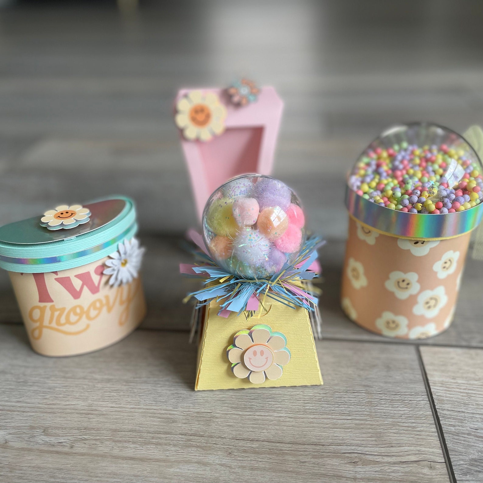 Smiley Face Favor Box: Groovy Party Treat Box - Etsy