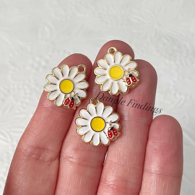 Daisy Charms - Etsy