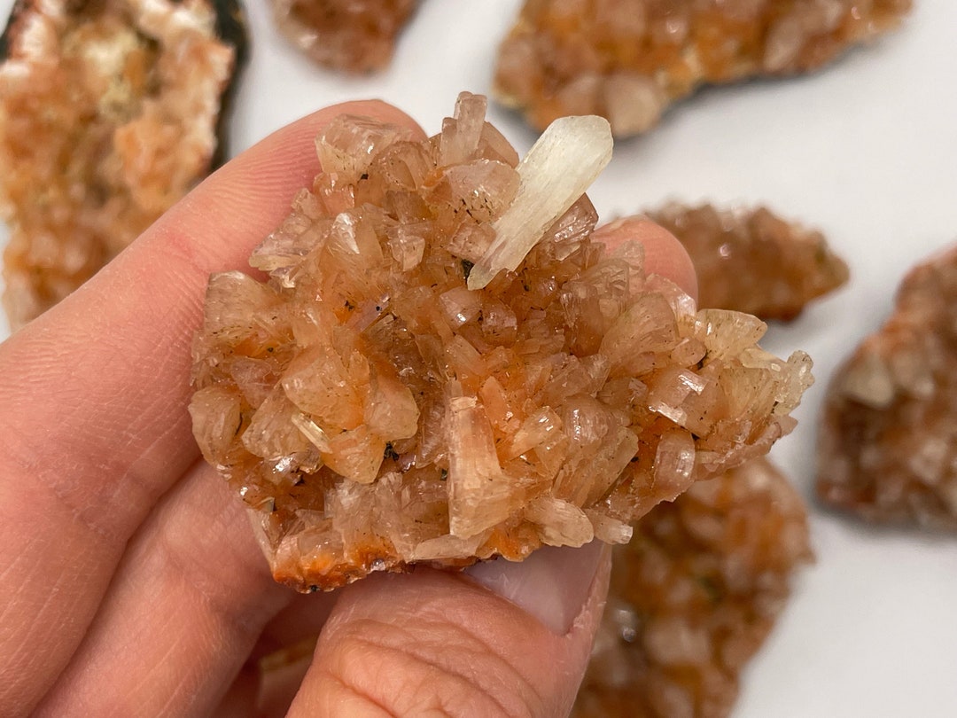 Red Heulandite With Stilbite ||heulandite Crystal || Stilbite Crystal ...