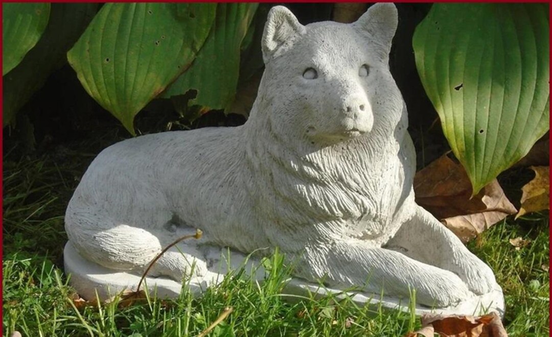 Alaskan Malamute Dog Concrete Statue Figurine Indoor Outdoor Use Memory ...