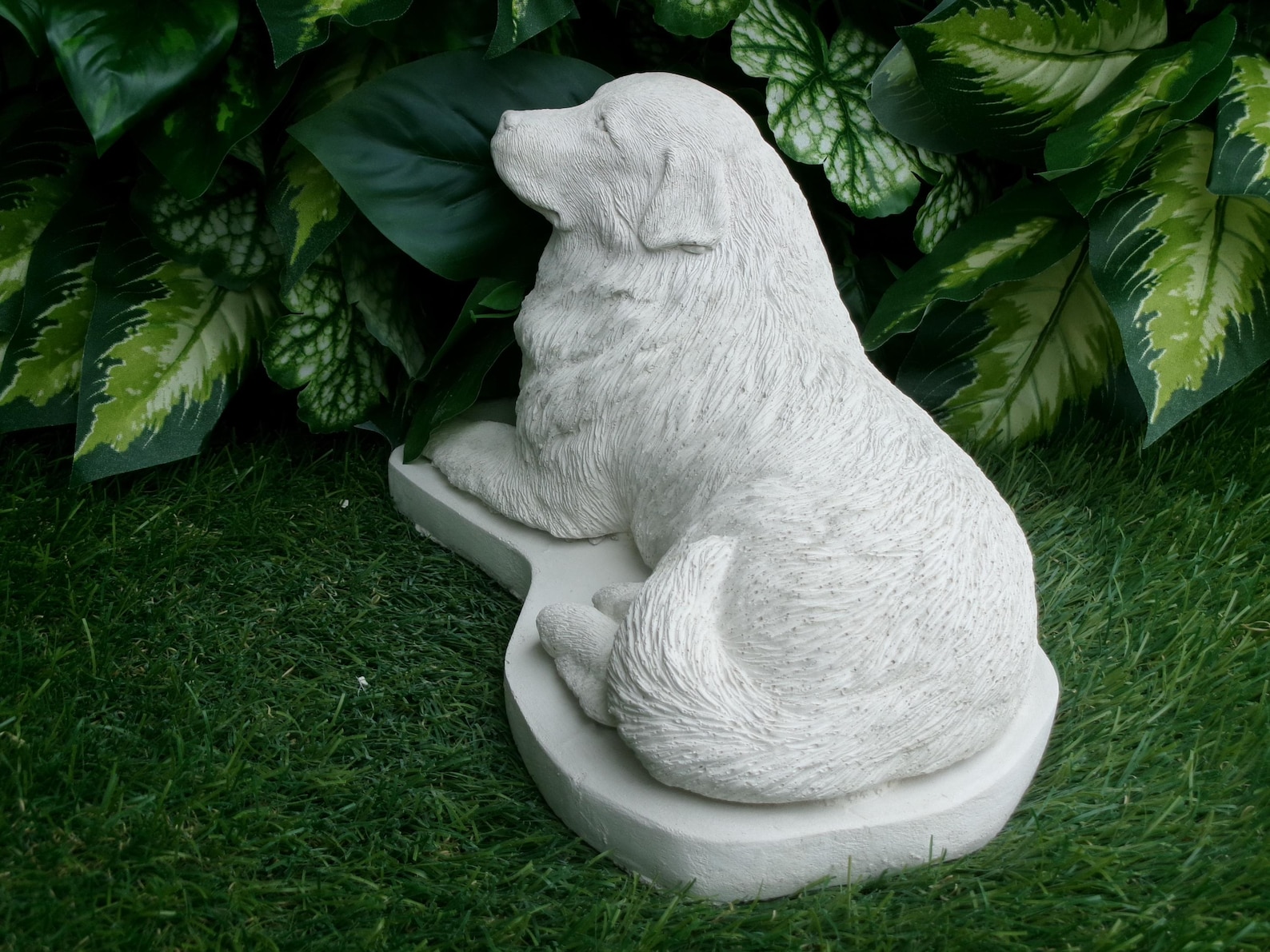 Great Pyrenees Concrete Statue, Figurine, Newfoundland Dog Landseer ...
