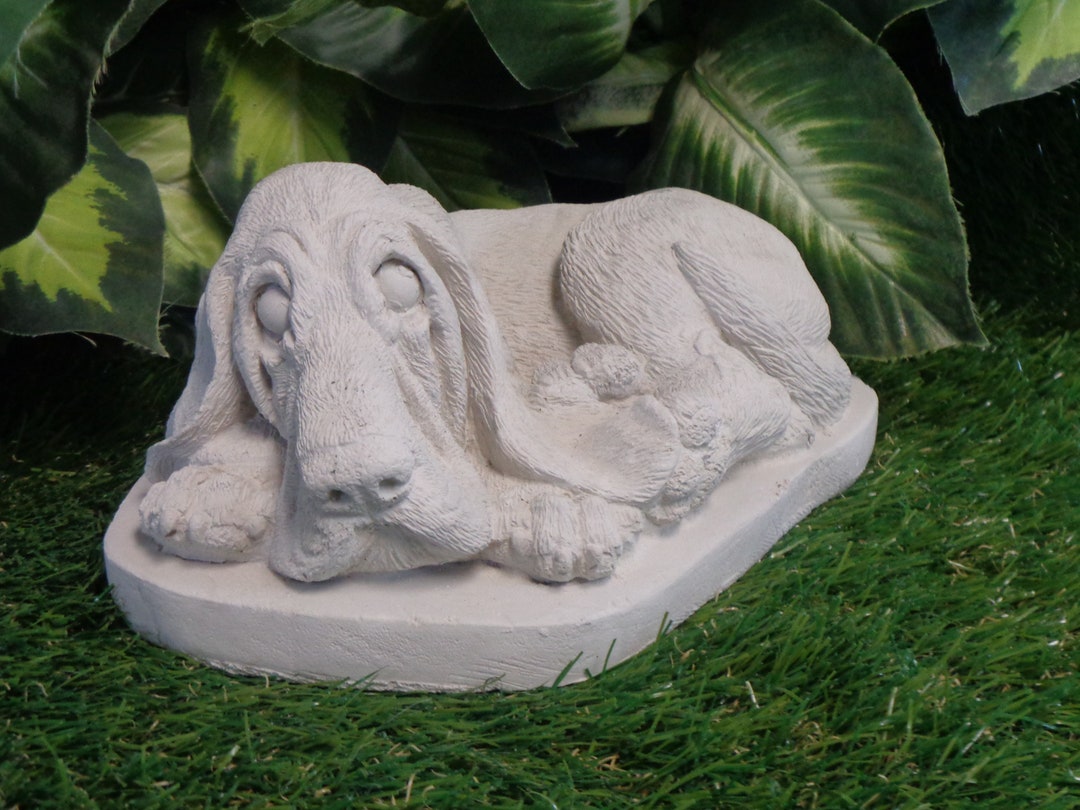Concrete Bloodhound Dog Statue Figurine Garden Decor Pet Loss Memorial ...