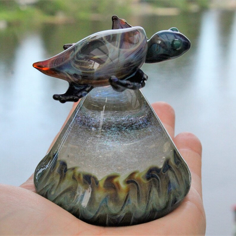 Solid Glass Memorial Pyramid With Sea Turtle Loss of Loved | Etsy