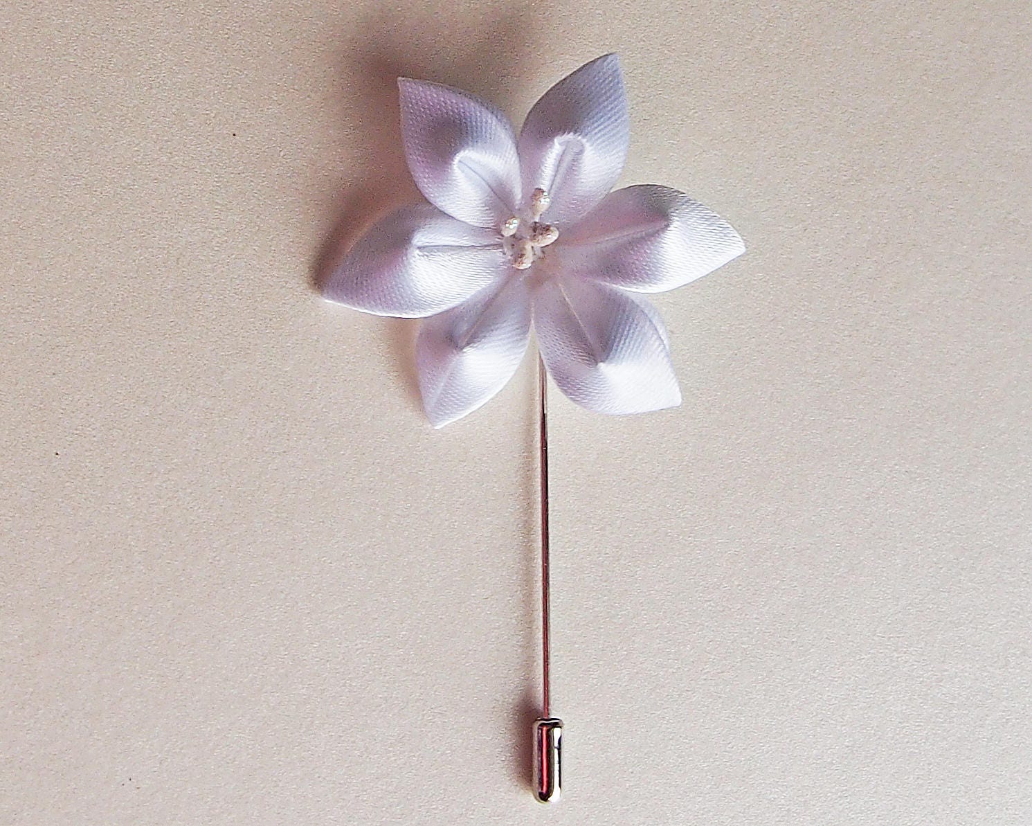 White Lily Lapel Pin / White Lily Boutonniere / Fabric Lapel - Etsy