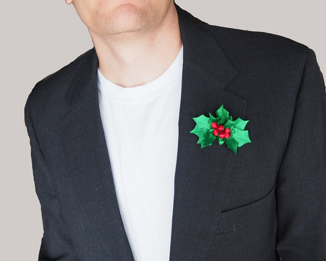 Christmas Lapel Pin / Holly Berry Lapel Pin / Santa Outfit / | Etsy