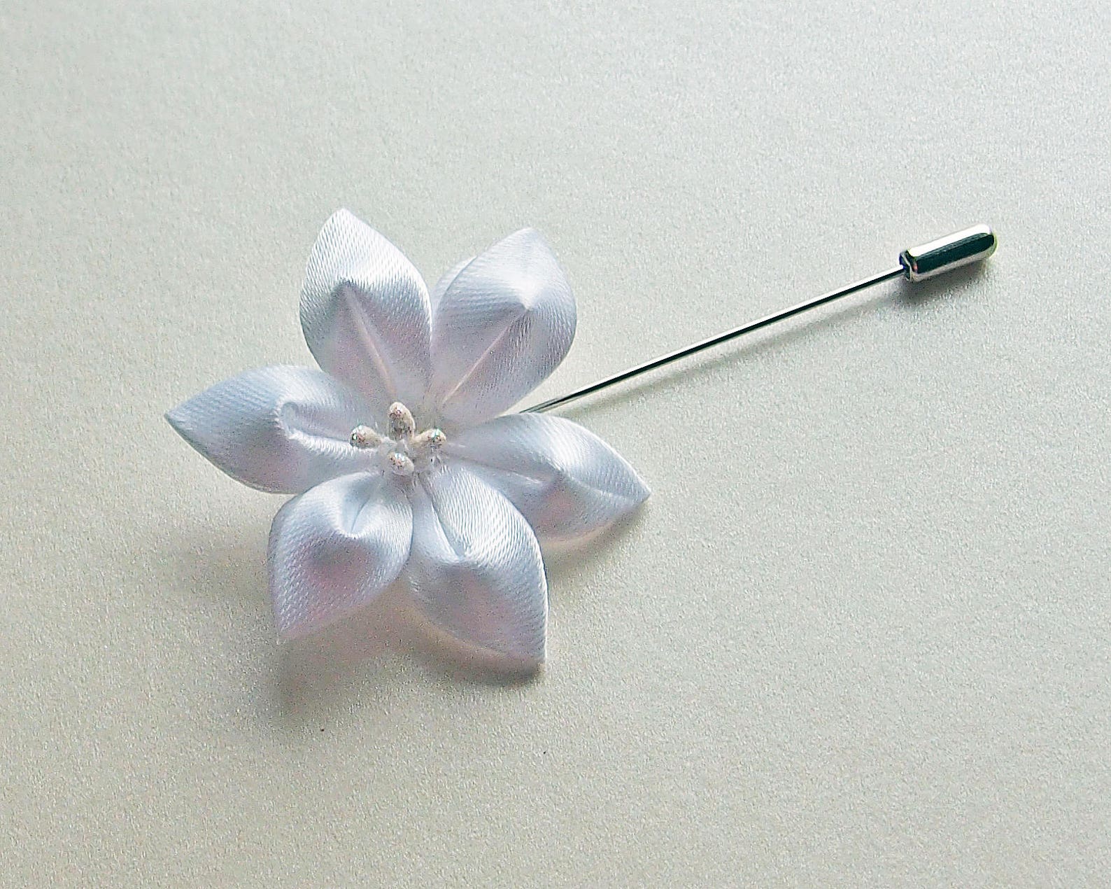 White Lily Lapel Pin / White Lily Boutonniere / Fabric Lapel - Etsy