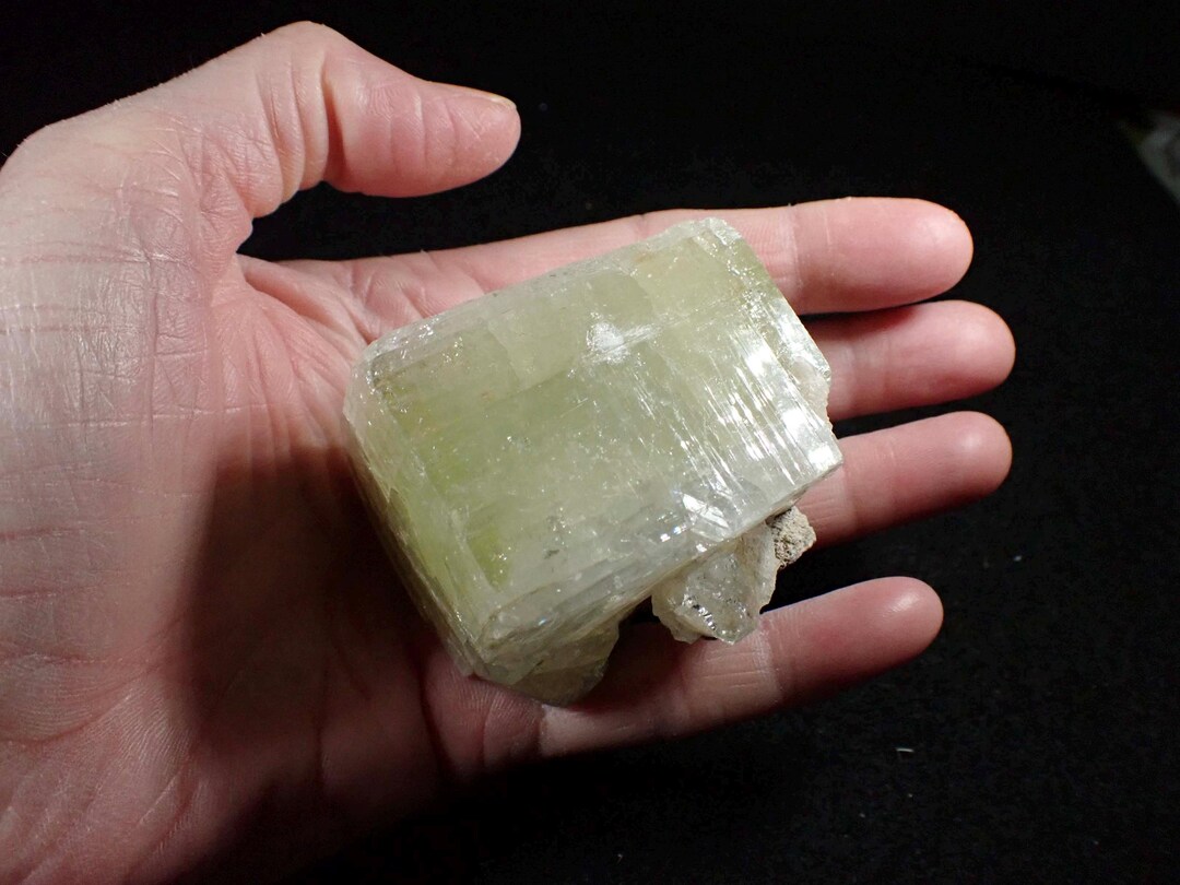 Large Apophyllite From Lonavala India. Green. Crystal. Rough. Raw. - Etsy