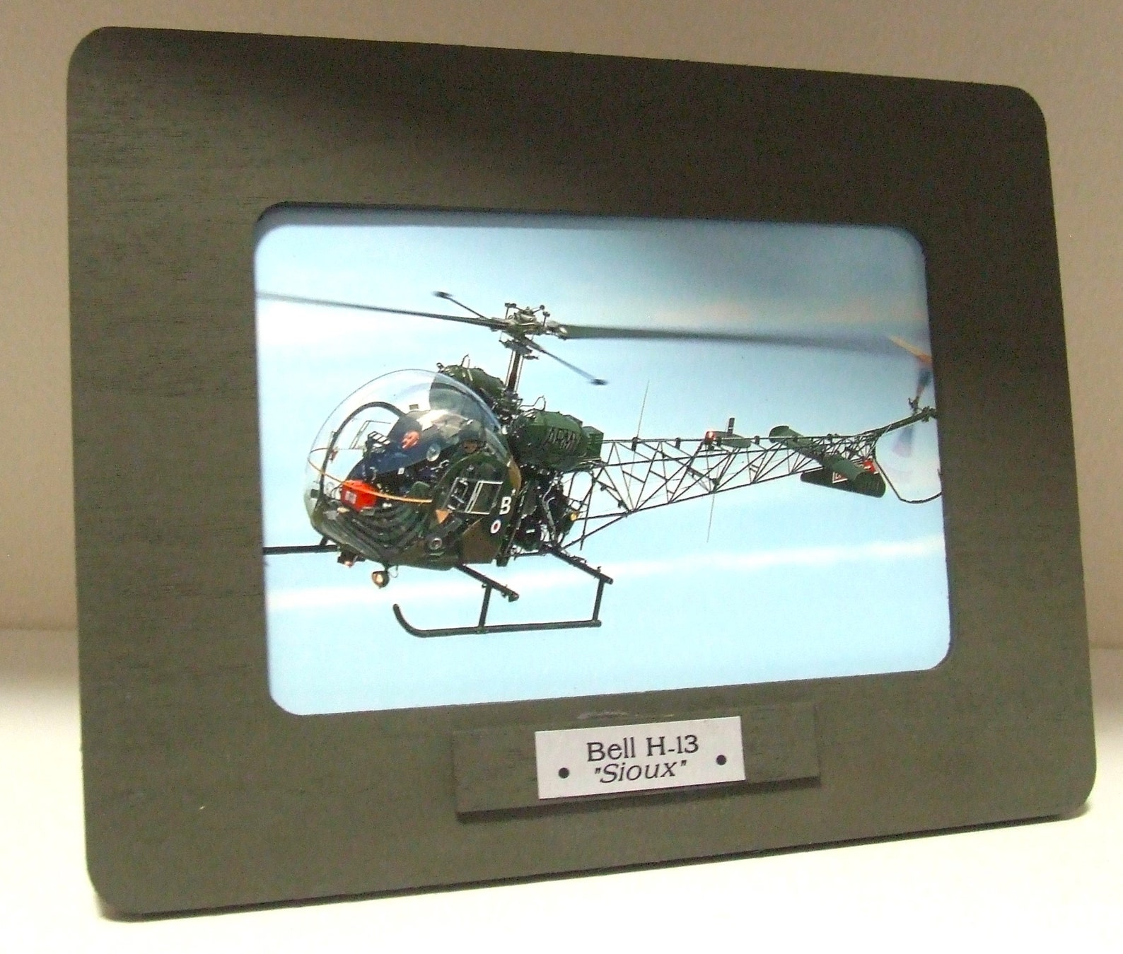 Framed 4" X 6" Print of a U.S. Army Bell H-13 "sioux" Helicopter. Hang ...