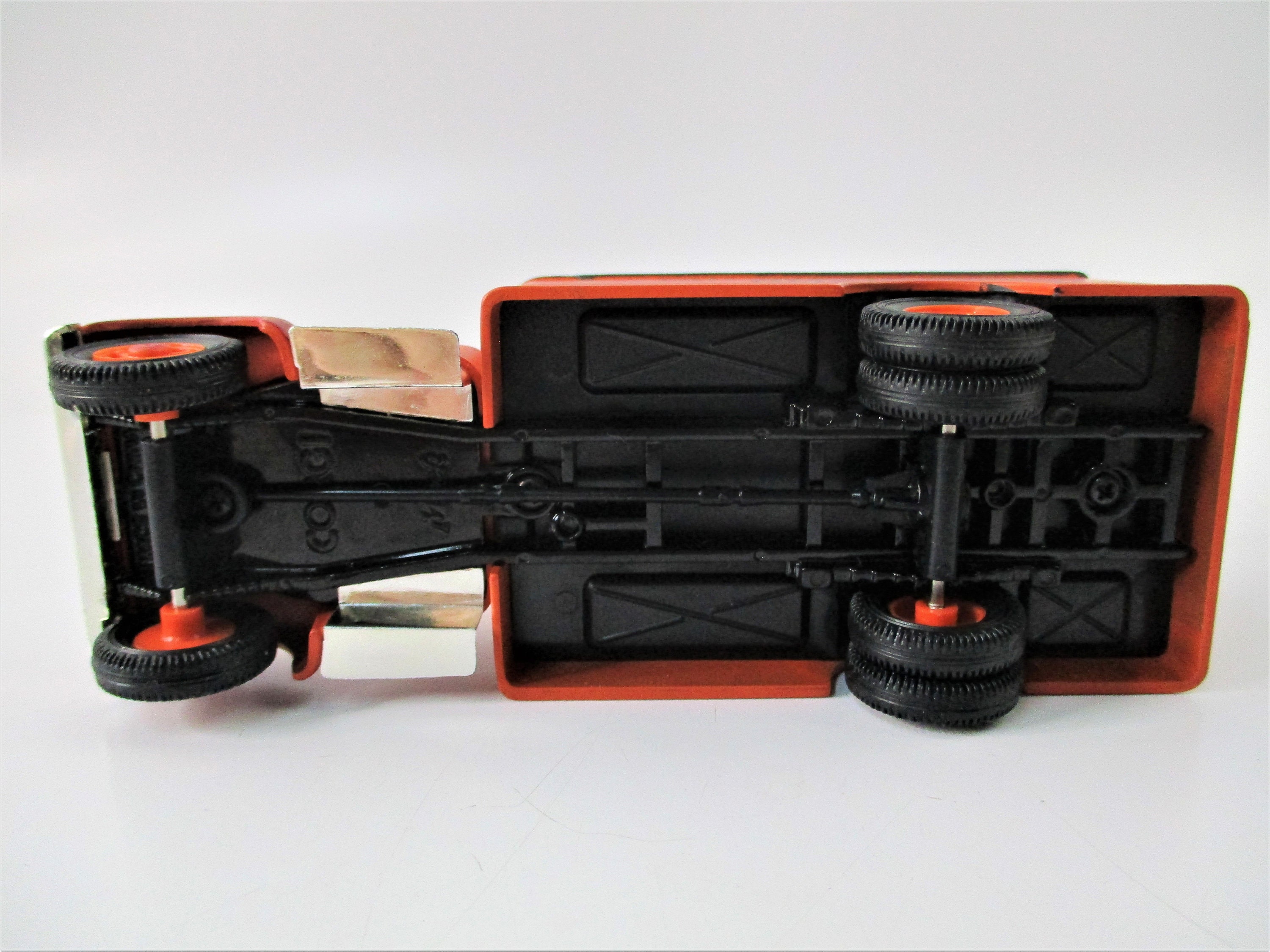 Corgi Classics Milwaukee Mack B Box Van TT2136 - Etsy