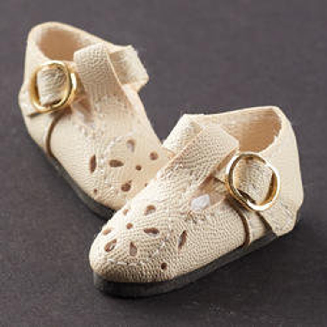 Ecru Shoes 44mm Candy Petite Et Grande Boneka Kitty Senson Zoe Agatha ...