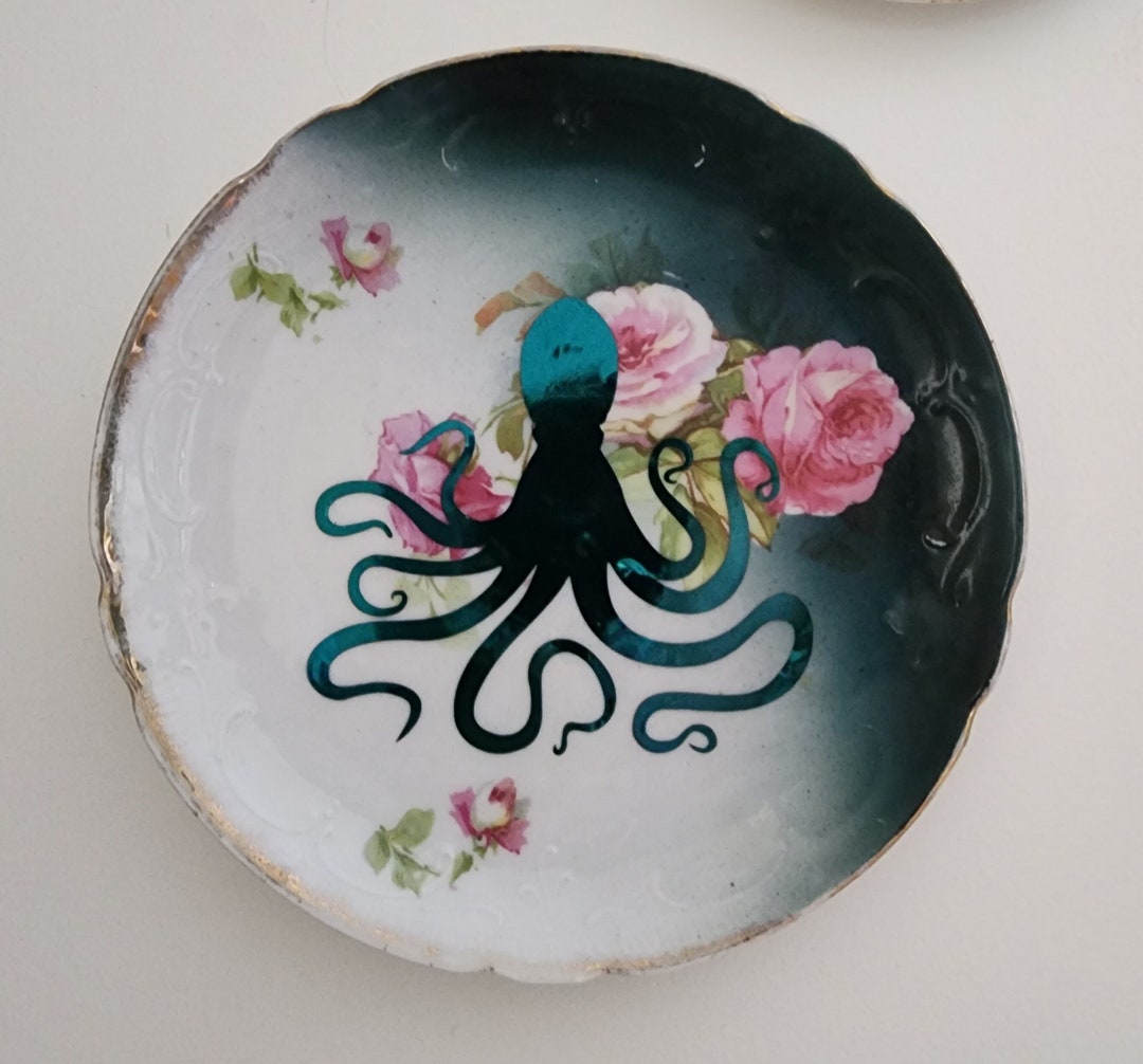 Vintage Upcycled Dishes With a Witty Twist | Charming Granny-inspired ...